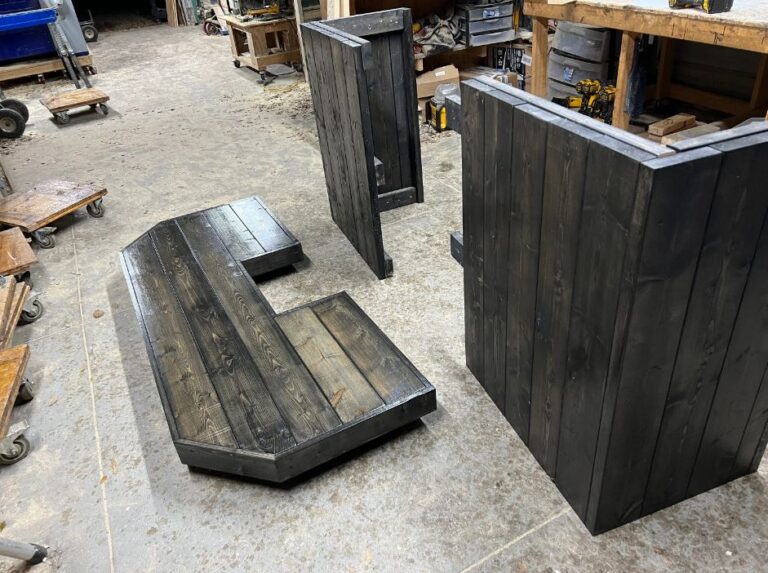 Plank Top U 3 Piece Basement Bar Finished – Solid wood bar - foo-BARS